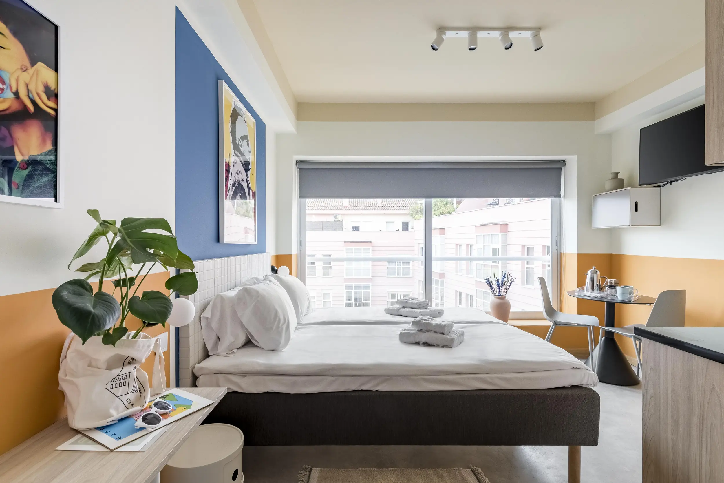 Original Studio - Kitchenette - City View | Bob W Madrid Chueca