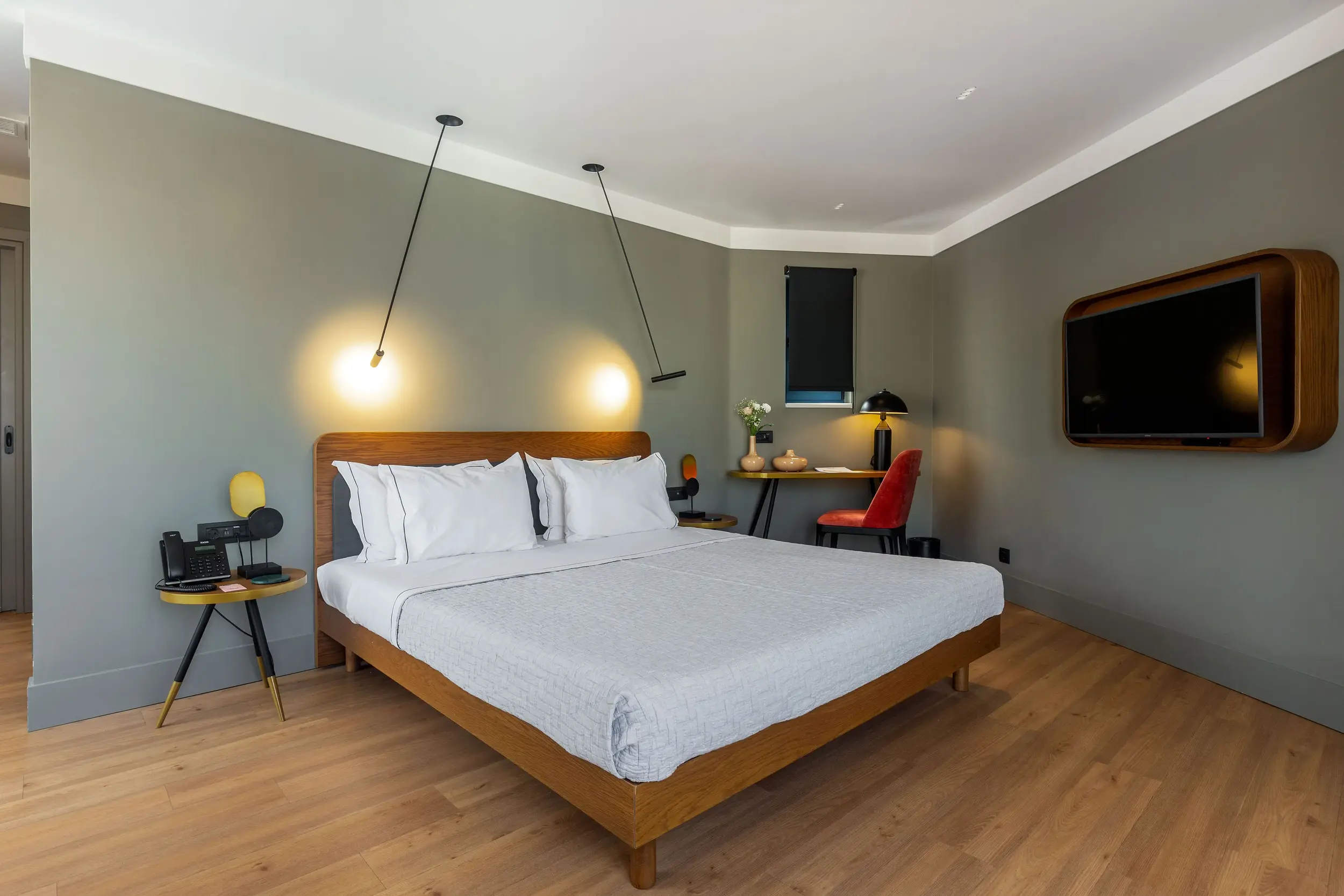 Signature Suite - 4 Person - Balcony - Acropolis View | Bob W. Athens Eolou