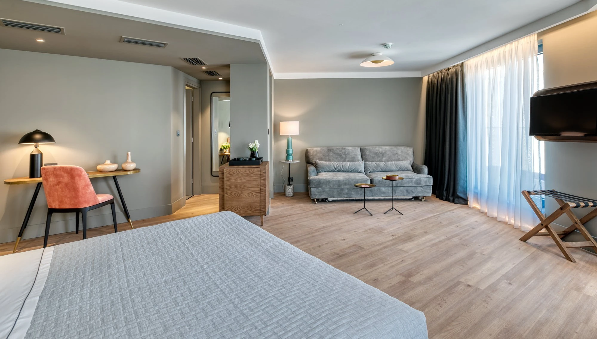 Signature Suite - 2 Person - Balcony - Acropolis View | Bob W. Athens Eolou